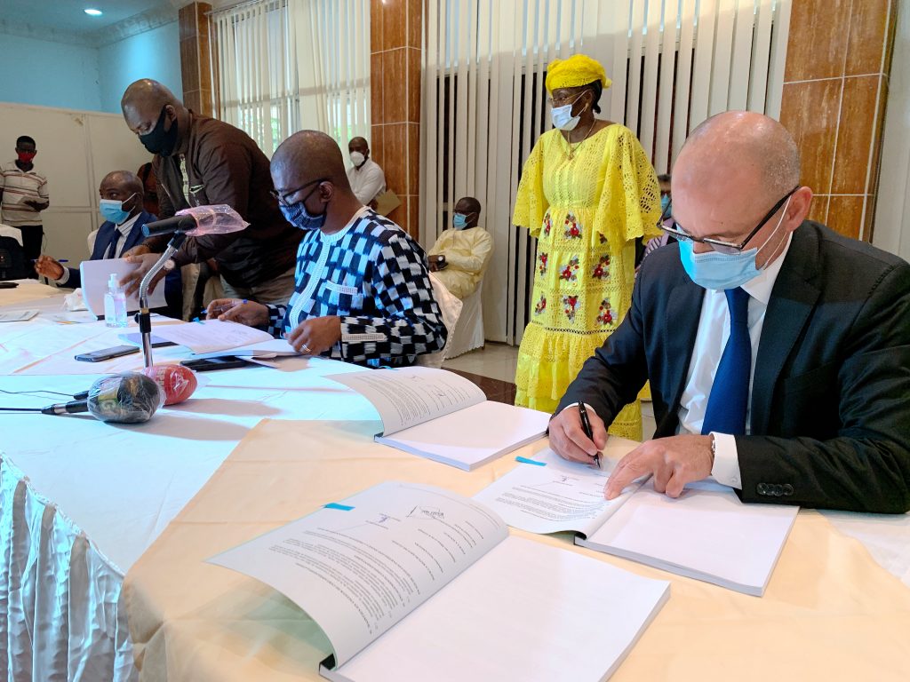 Basic agreement for the development of Simandou iron ore blocks 1 and 2 ...